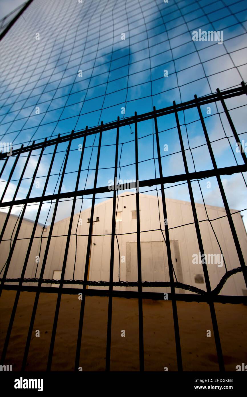 Mesh barriers hi-res stock photography and images - Alamy