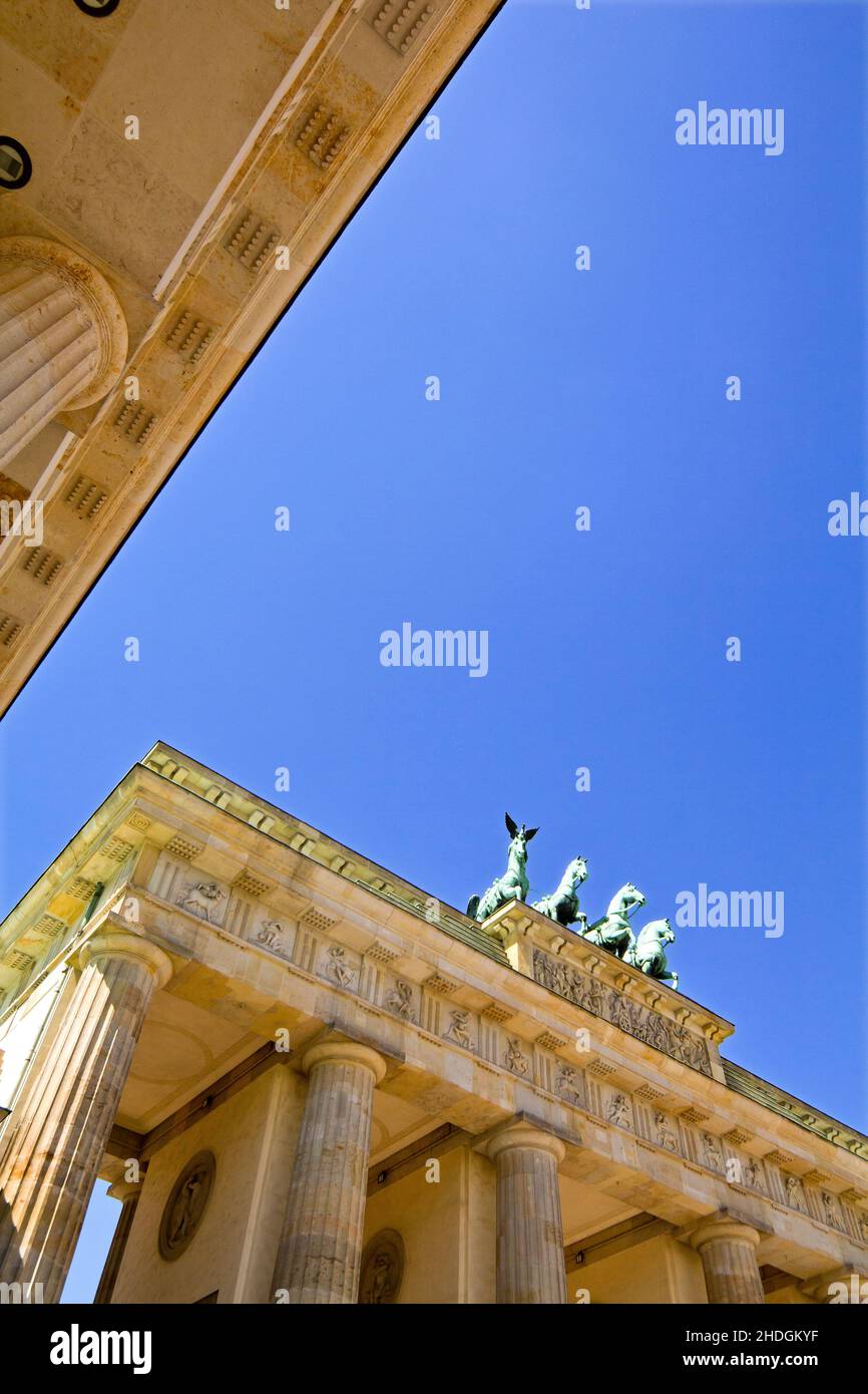 brandenburg gate, quadriga statue, brandenburg gates, quadriga statues ...
