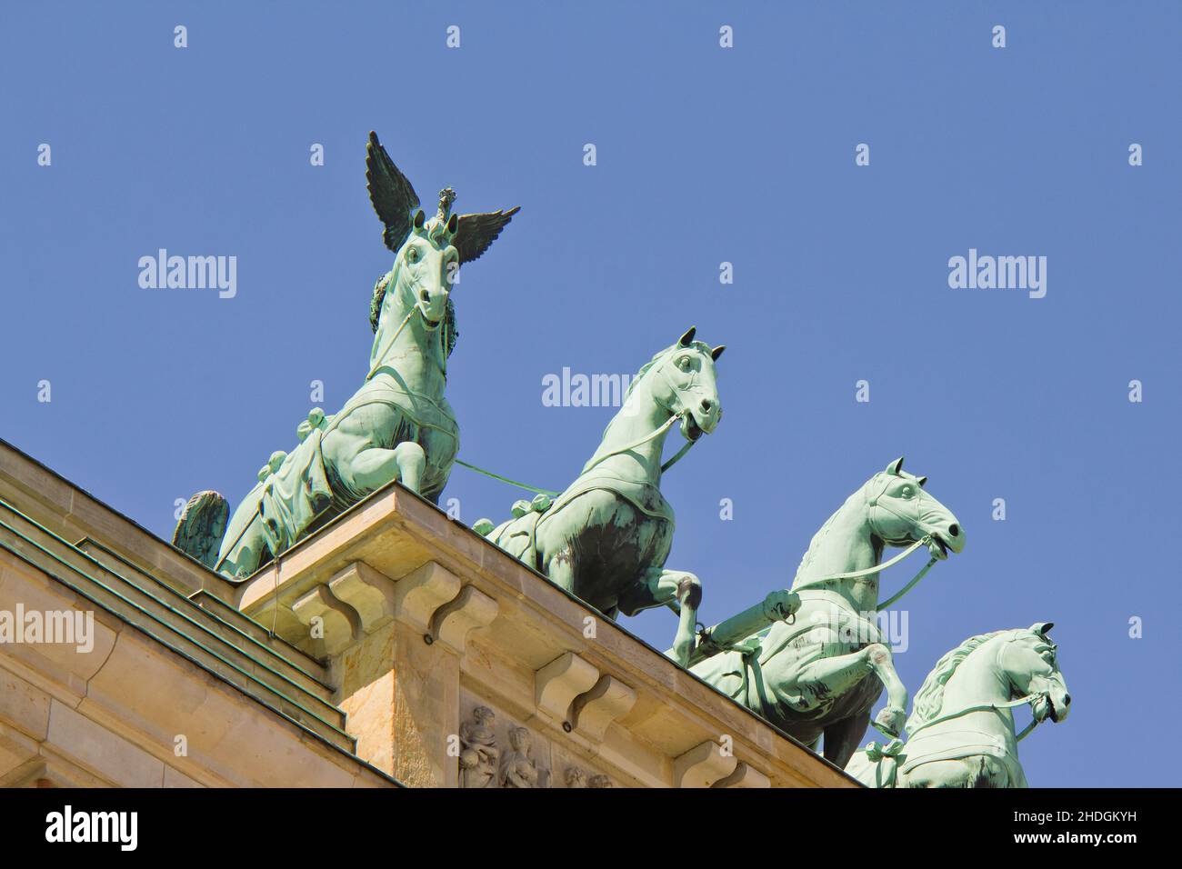 brandenburg gate, quadriga statue, brandenburg gates, quadriga statues ...
