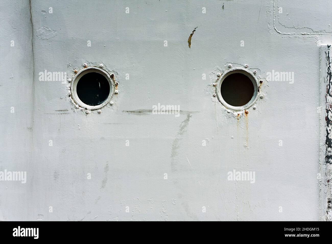 Portholes ship hi-res stock photography and images - Alamy