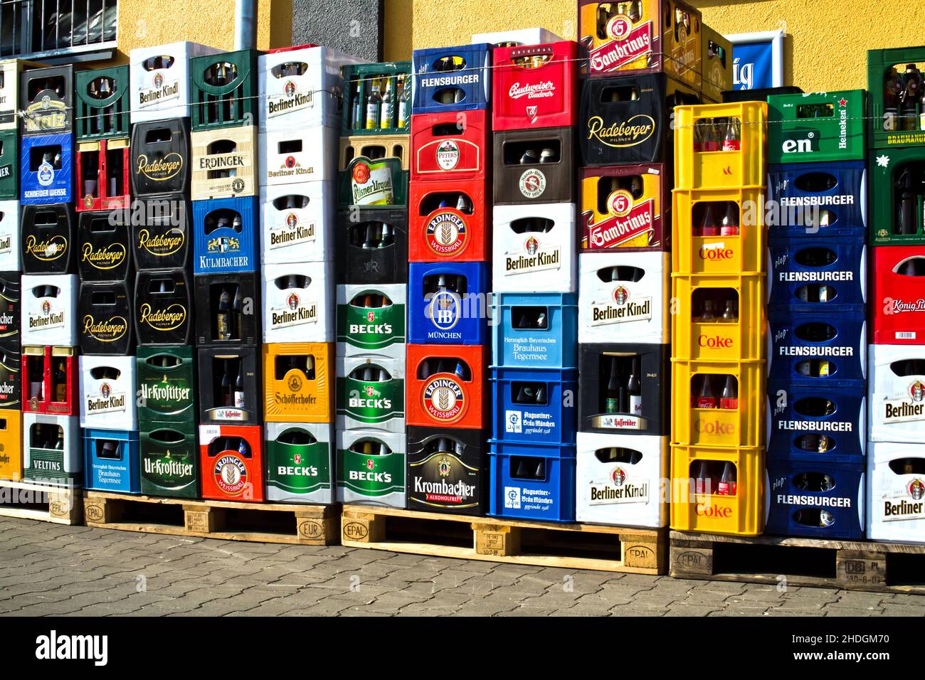 Stacked beer boxes hi-res stock photography and images - Alamy