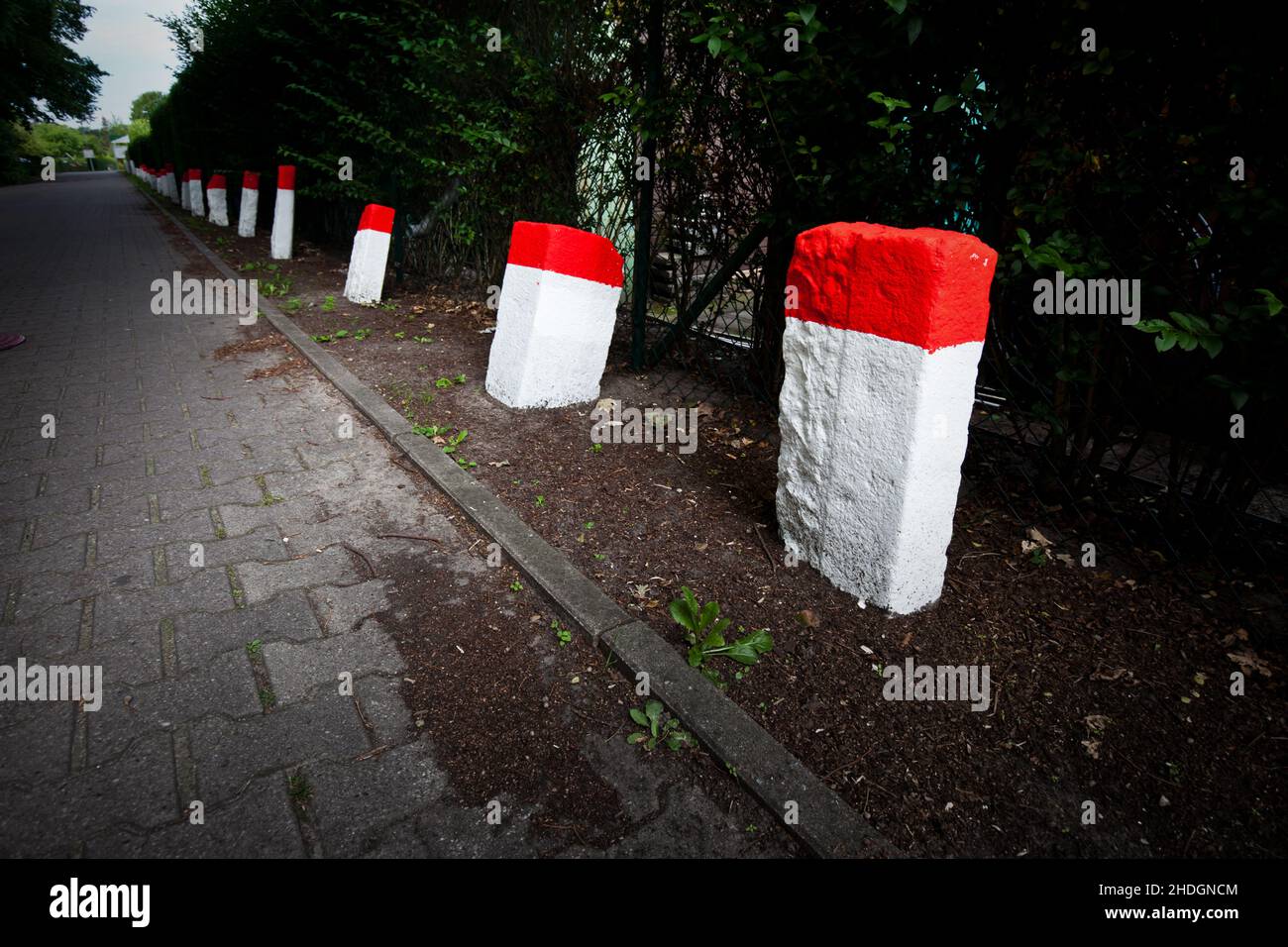 Edge markers hi-res stock photography and images - Alamy