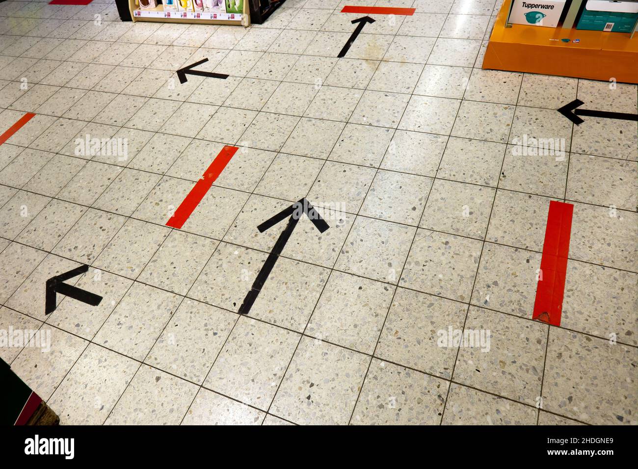 Bottom arrows hi-res stock photography and images - Alamy