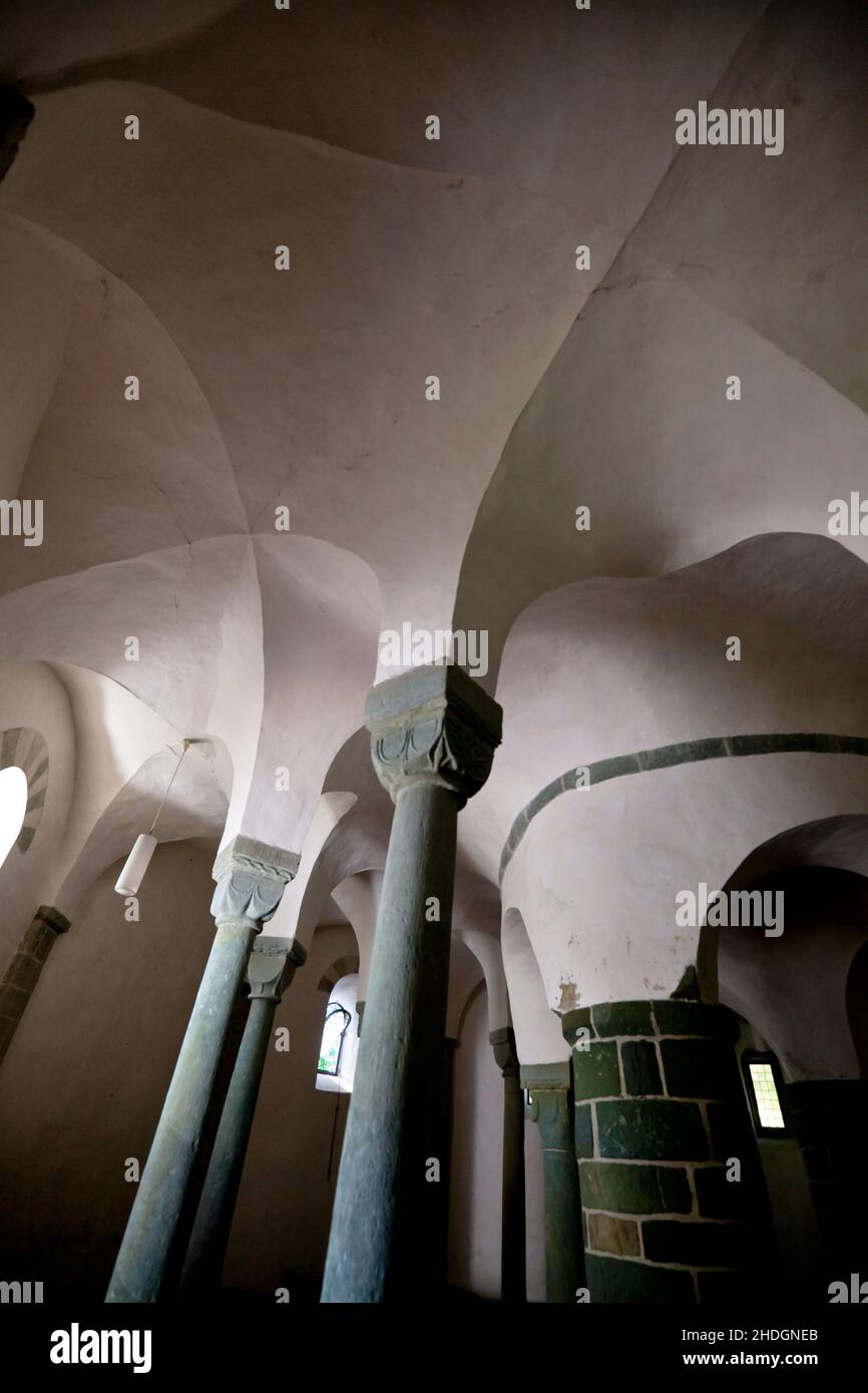 columns, arch, drüggelter chapel, cleft, column, archs Stock Photo - Alamy