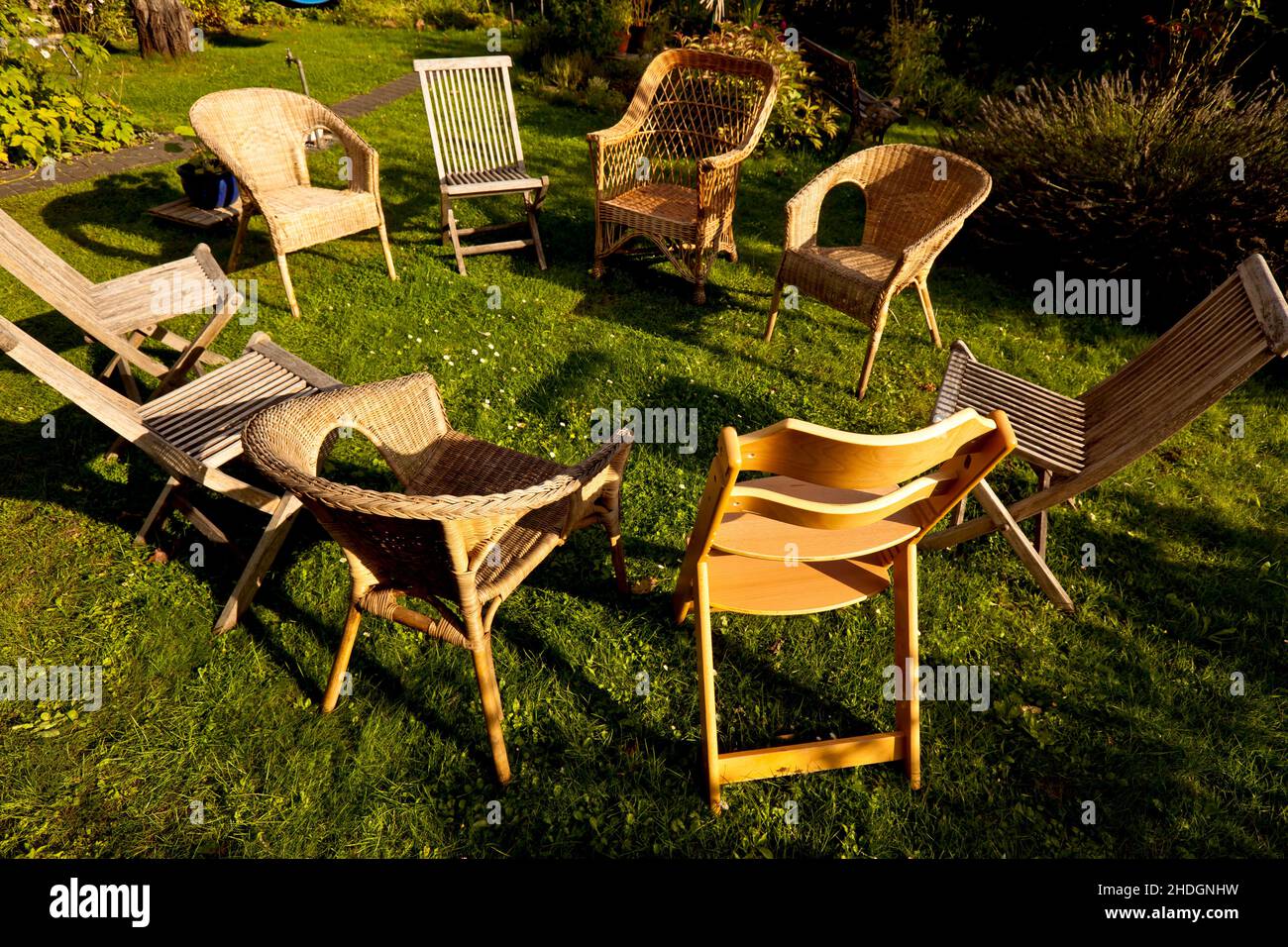 Chair circles hi-res stock photography and images - Alamy