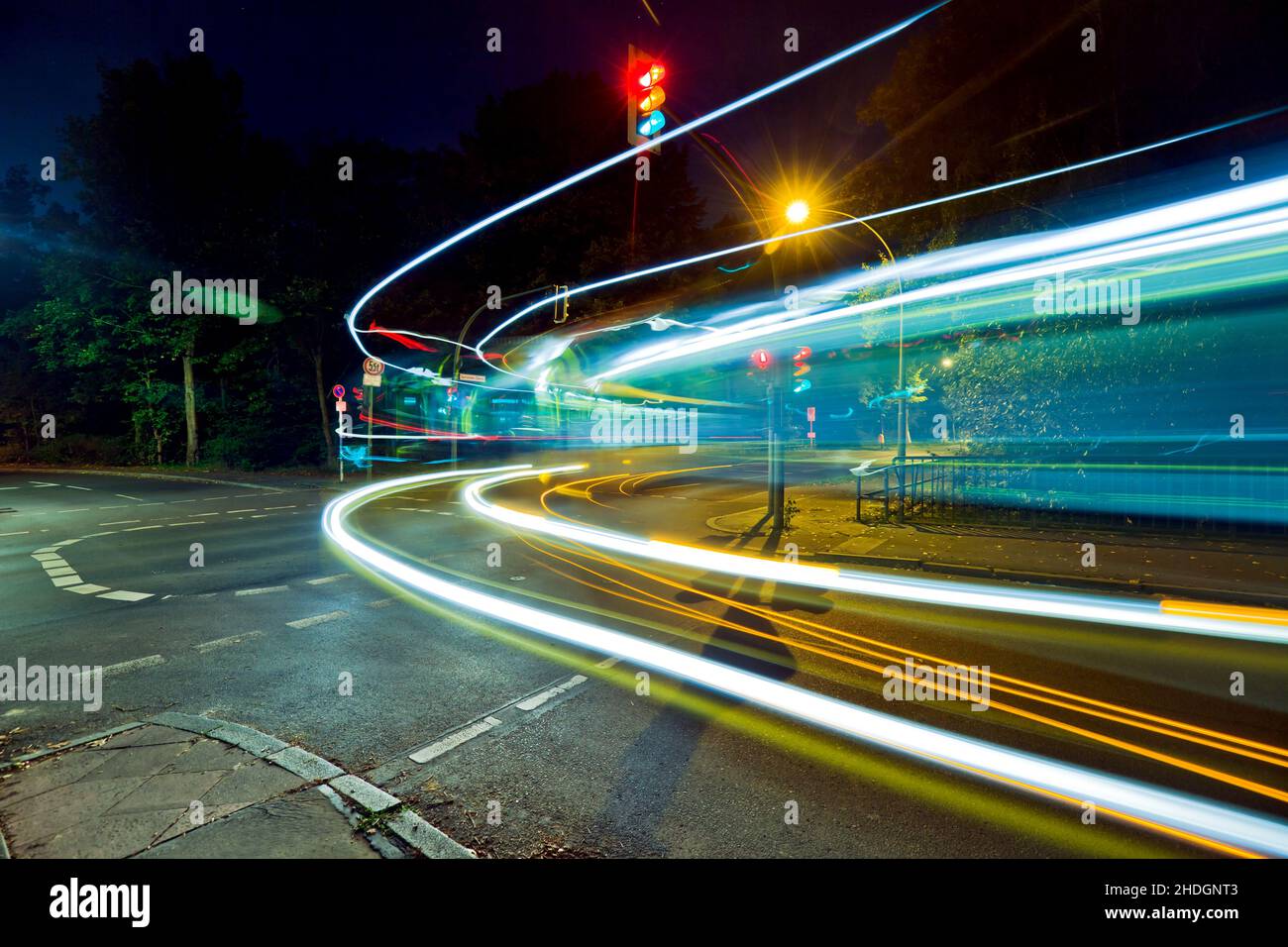 Crossroad with traffic lights hi-res stock photography and images - Alamy