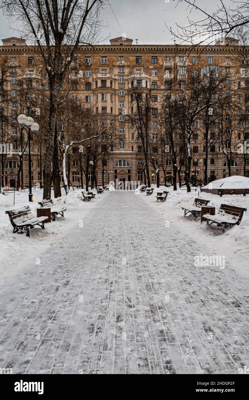 path through to a large residential building Stock Photo - Alamy