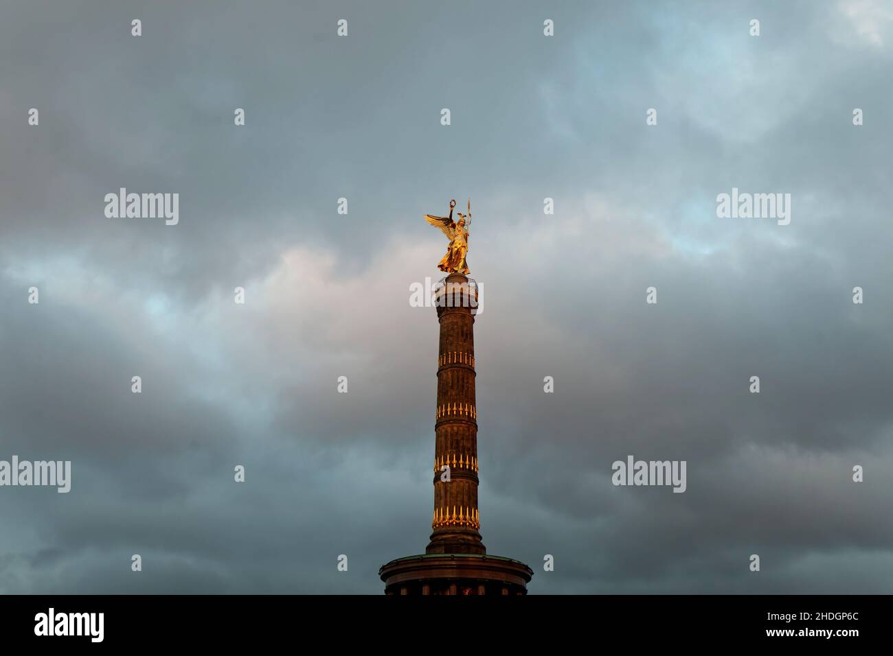 Victory columns hi-res stock photography and images - Alamy