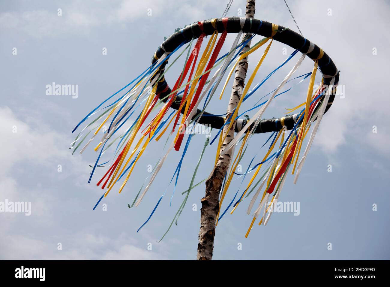 May day maypole hi-res stock photography and images - Alamy