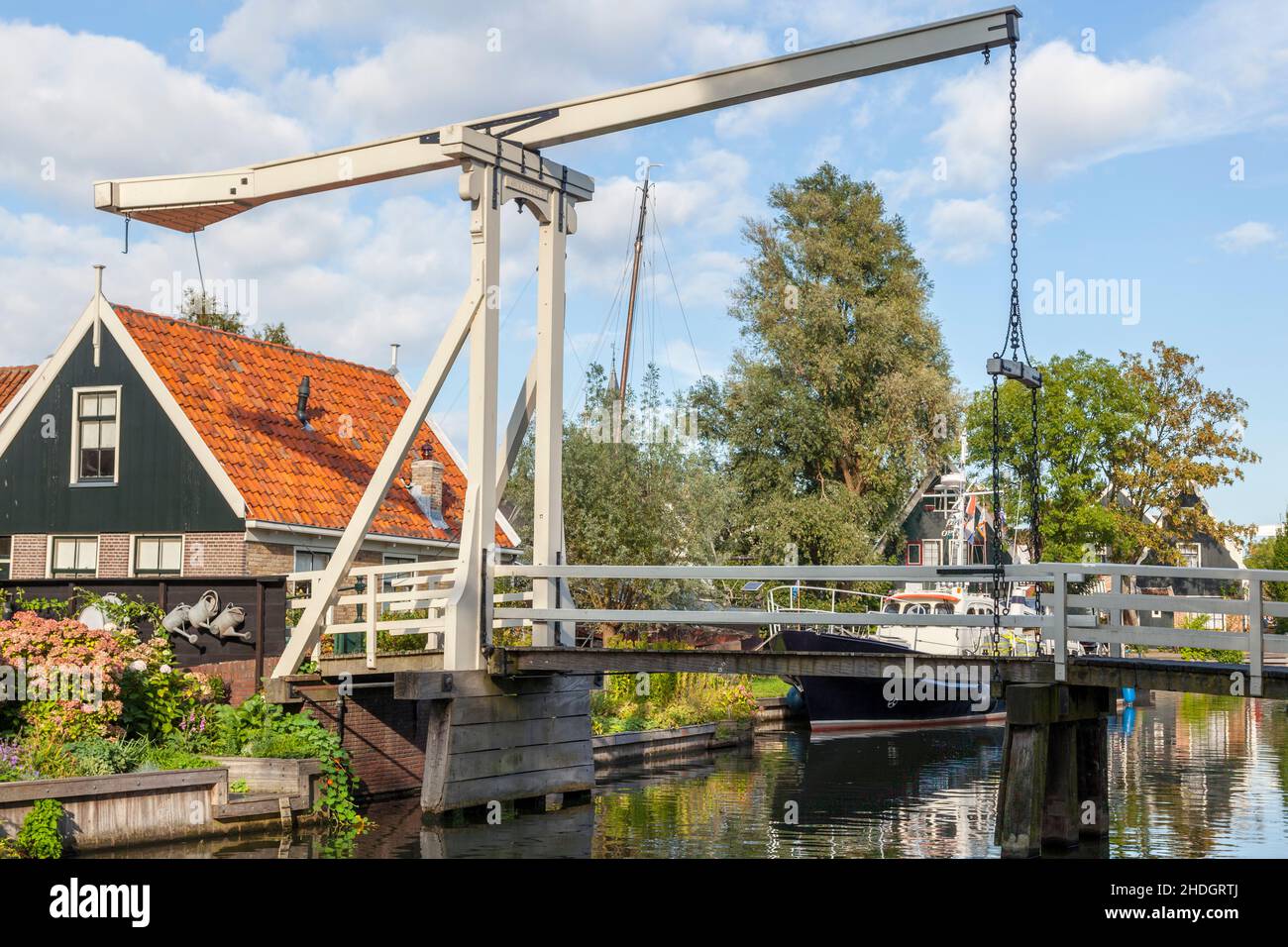 Drawbridge edam hi-res stock photography and images - Alamy