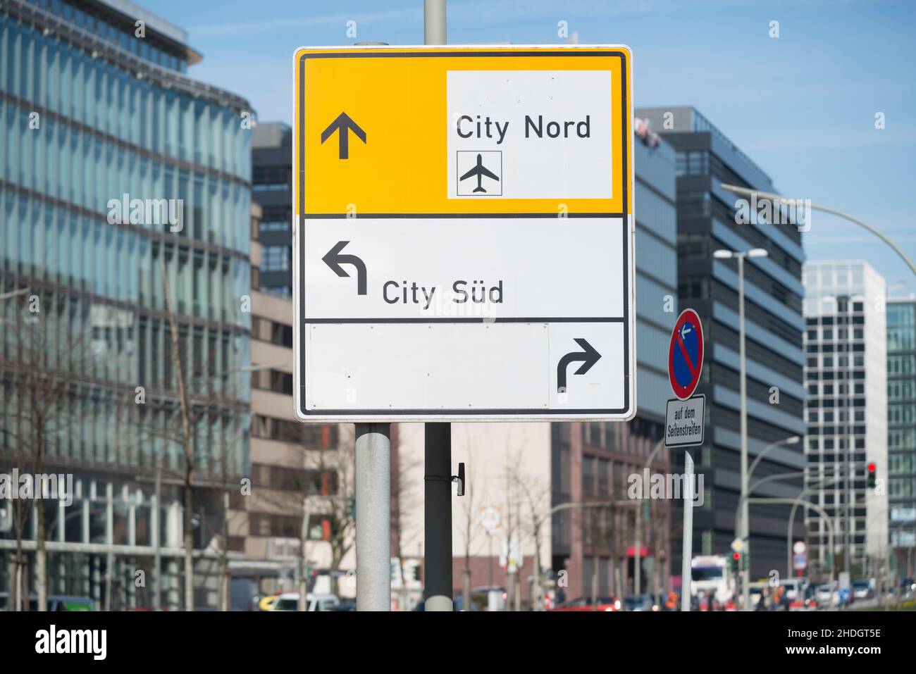 traffic sign, city centre, directional arrow, road sign, road signs ...