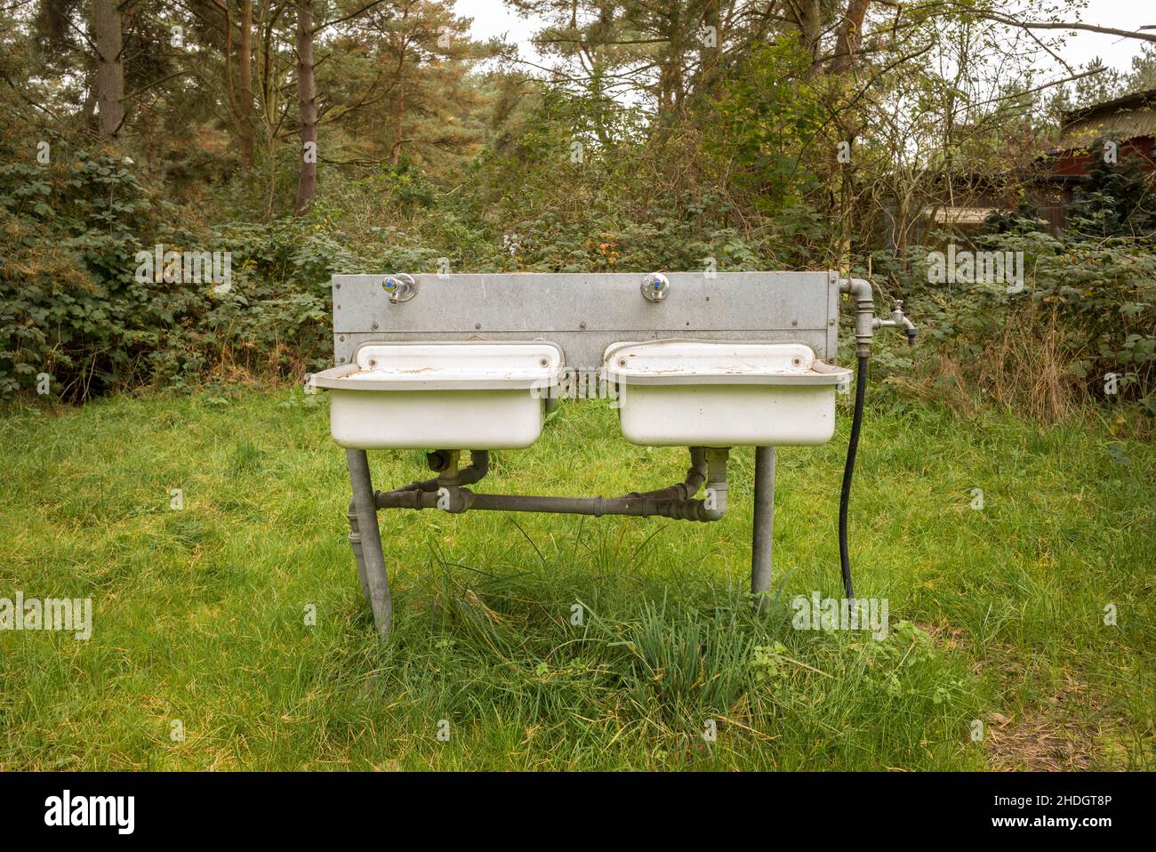 Outdoor sinks hi-res stock photography and images - Alamy