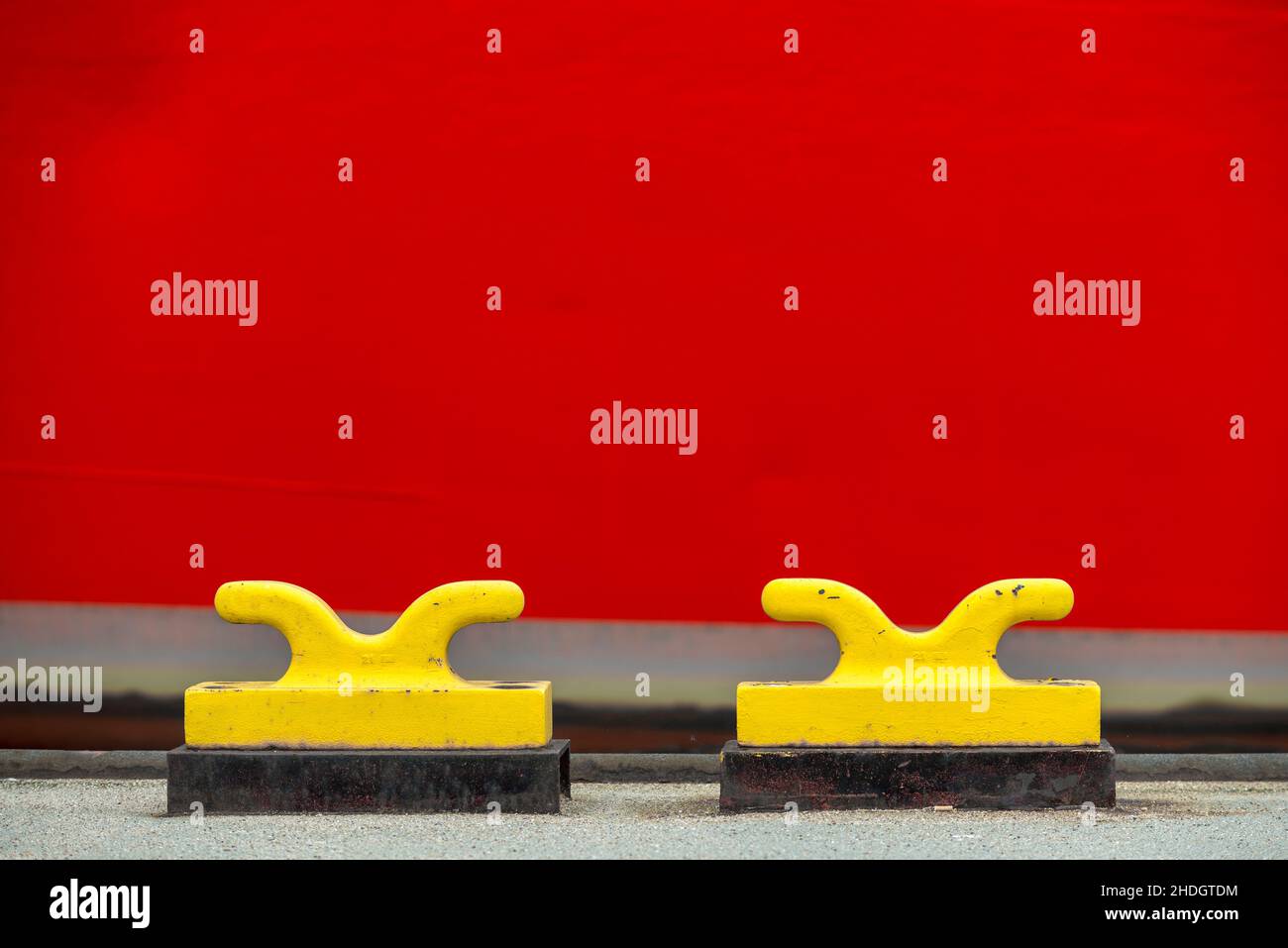 quay, bollard, pier, quays, bollards, piers Stock Photo - Alamy