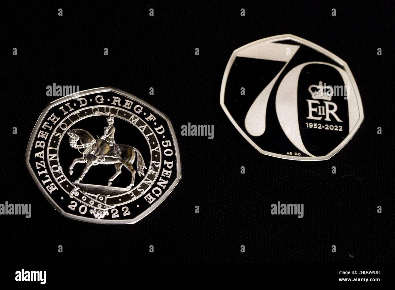 The new 50p coin by the Royal Mint, part of the Platinum Jubilee coin ...