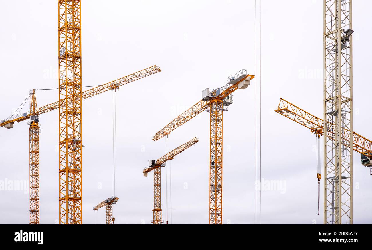 Crane and building superstructure hi-res stock photography and images ...