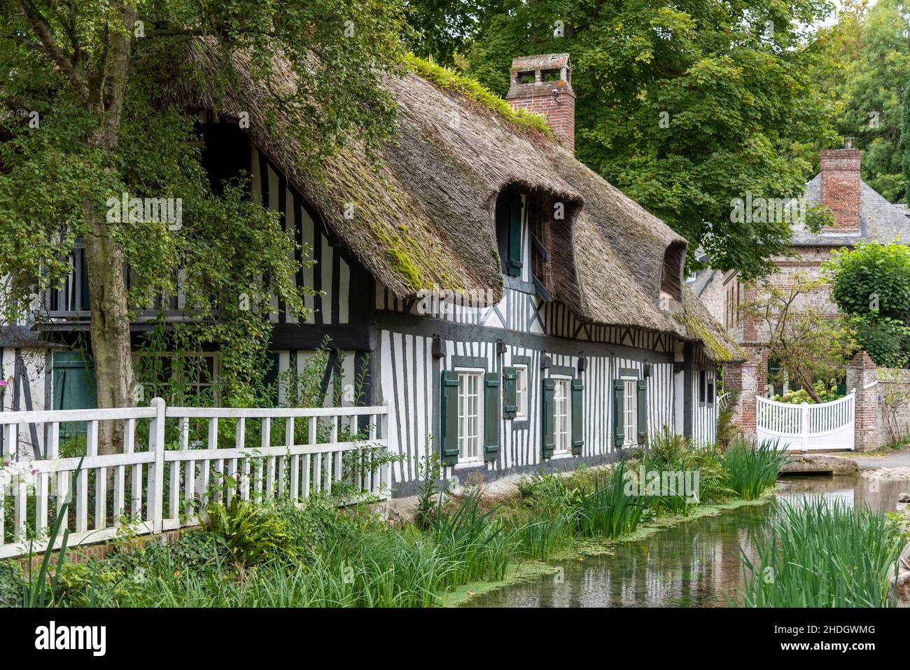 timbered, thatched-roof house, half-timbered, timbereds, thatched-roof ...