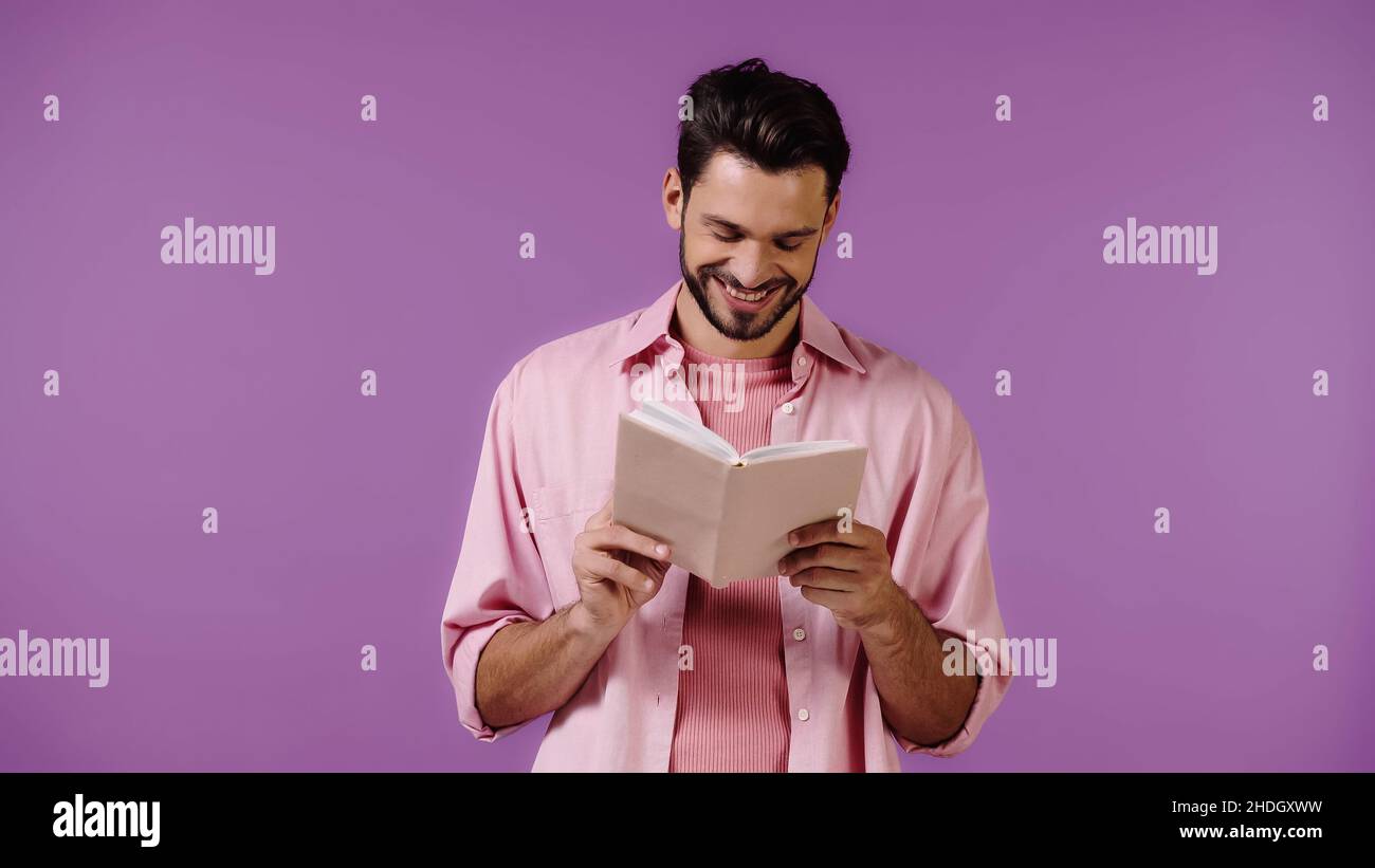 Bearded man reading book hi-res stock photography and images - Alamy