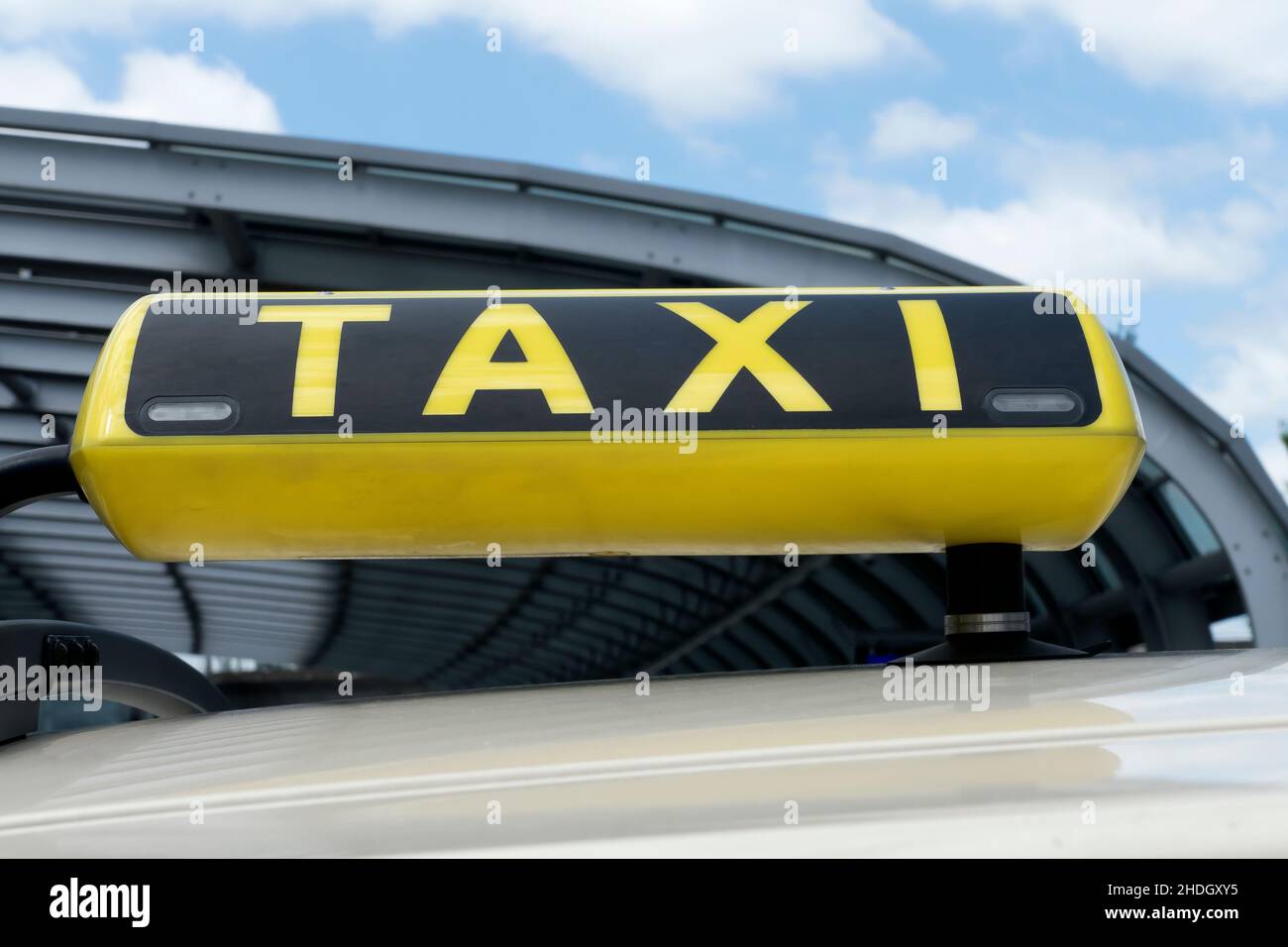 Neon roof signs hi-res stock photography and images - Alamy