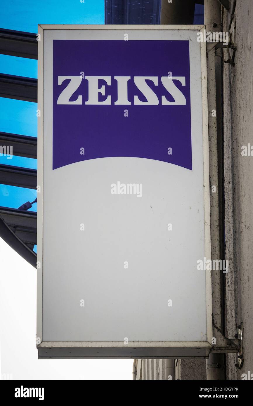 Zeiss hi-res stock photography and images - Alamy
