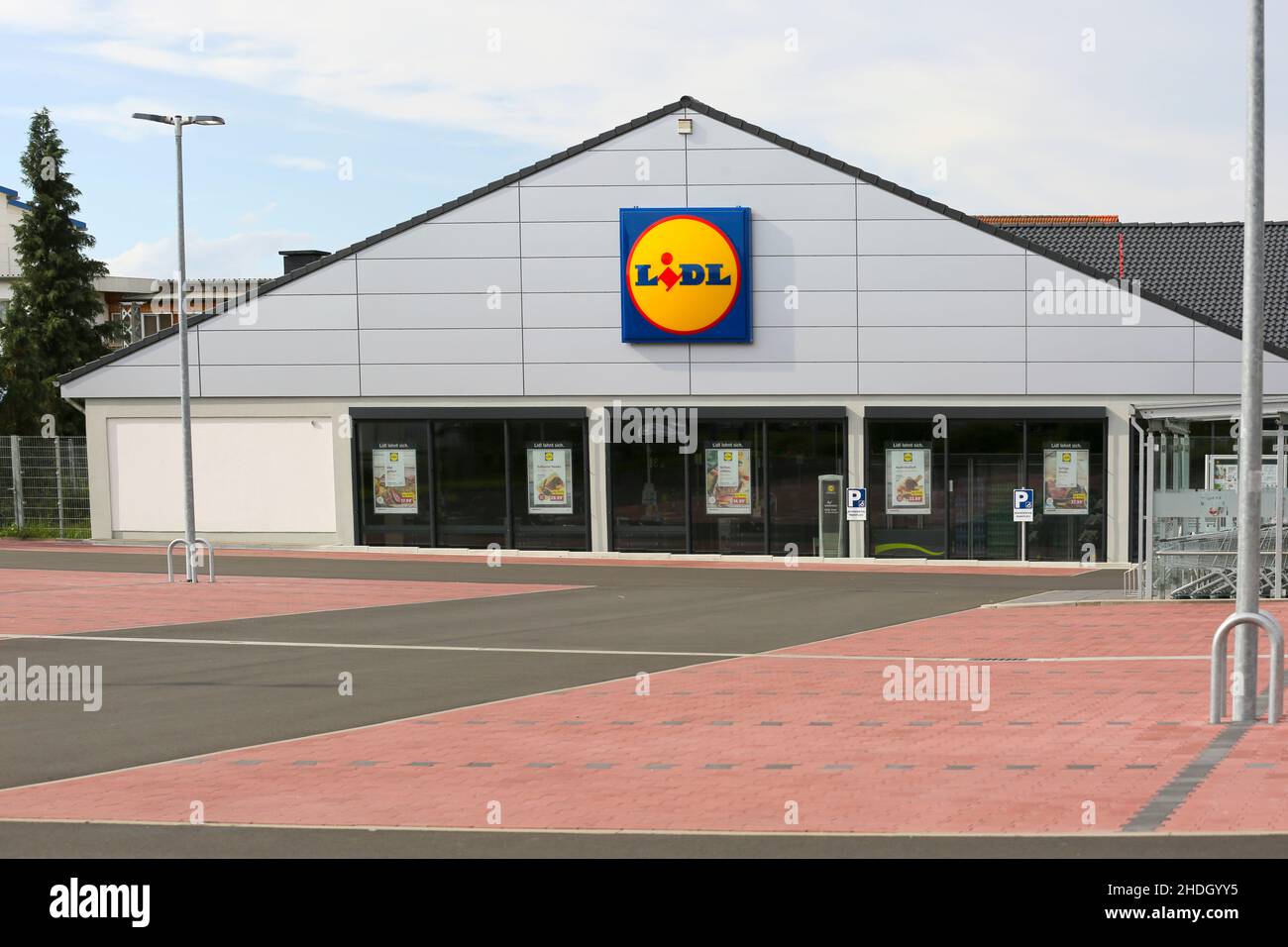 Grocery discounters hi-res stock photography and images - Alamy