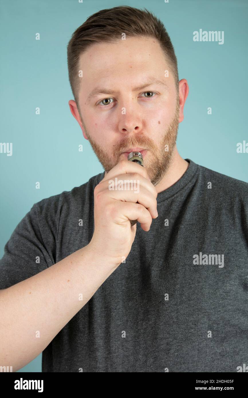 Zigarette hi-res stock photography and images - Alamy