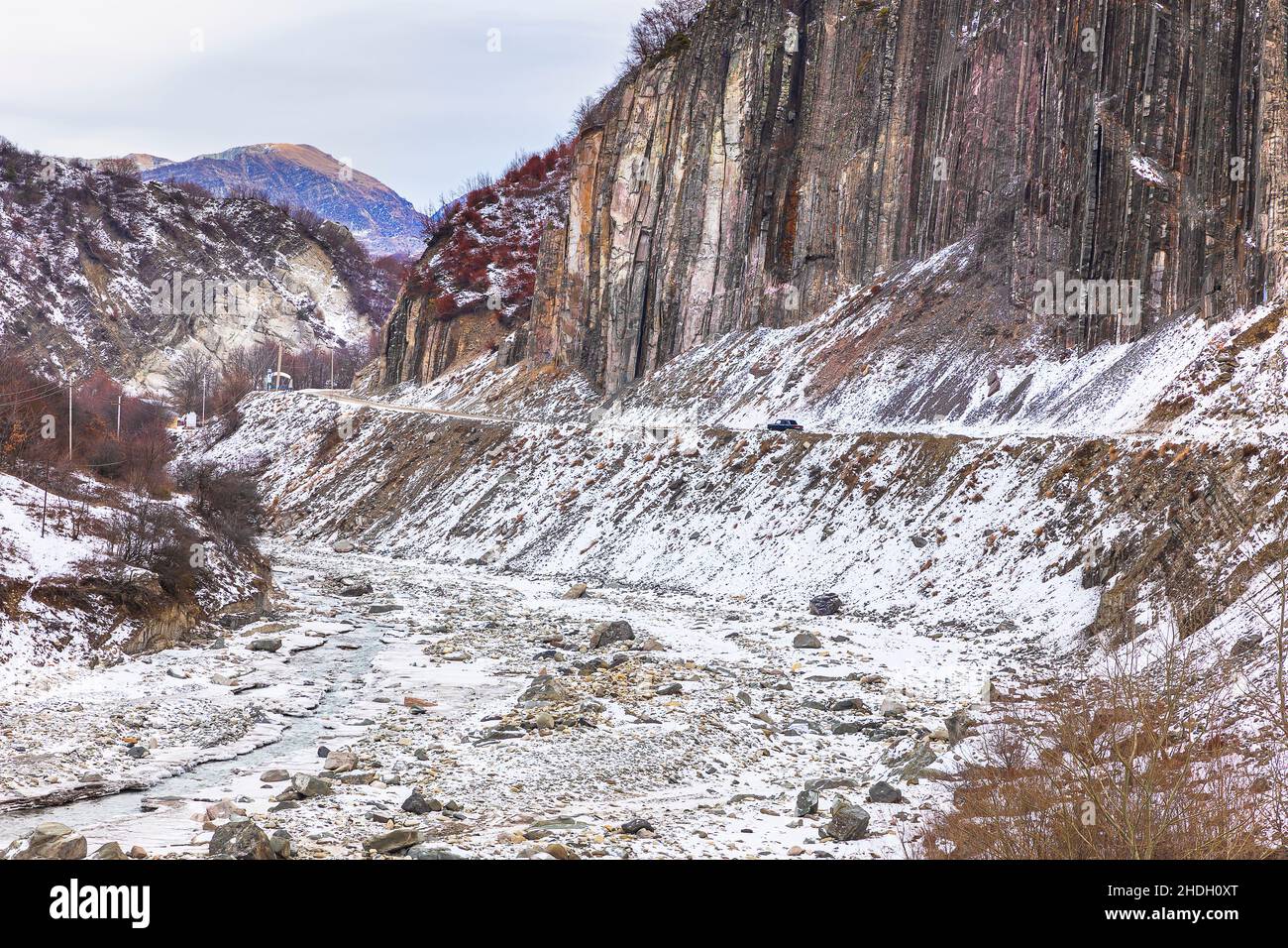 Car cliff edge hi-res stock photography and images - Alamy