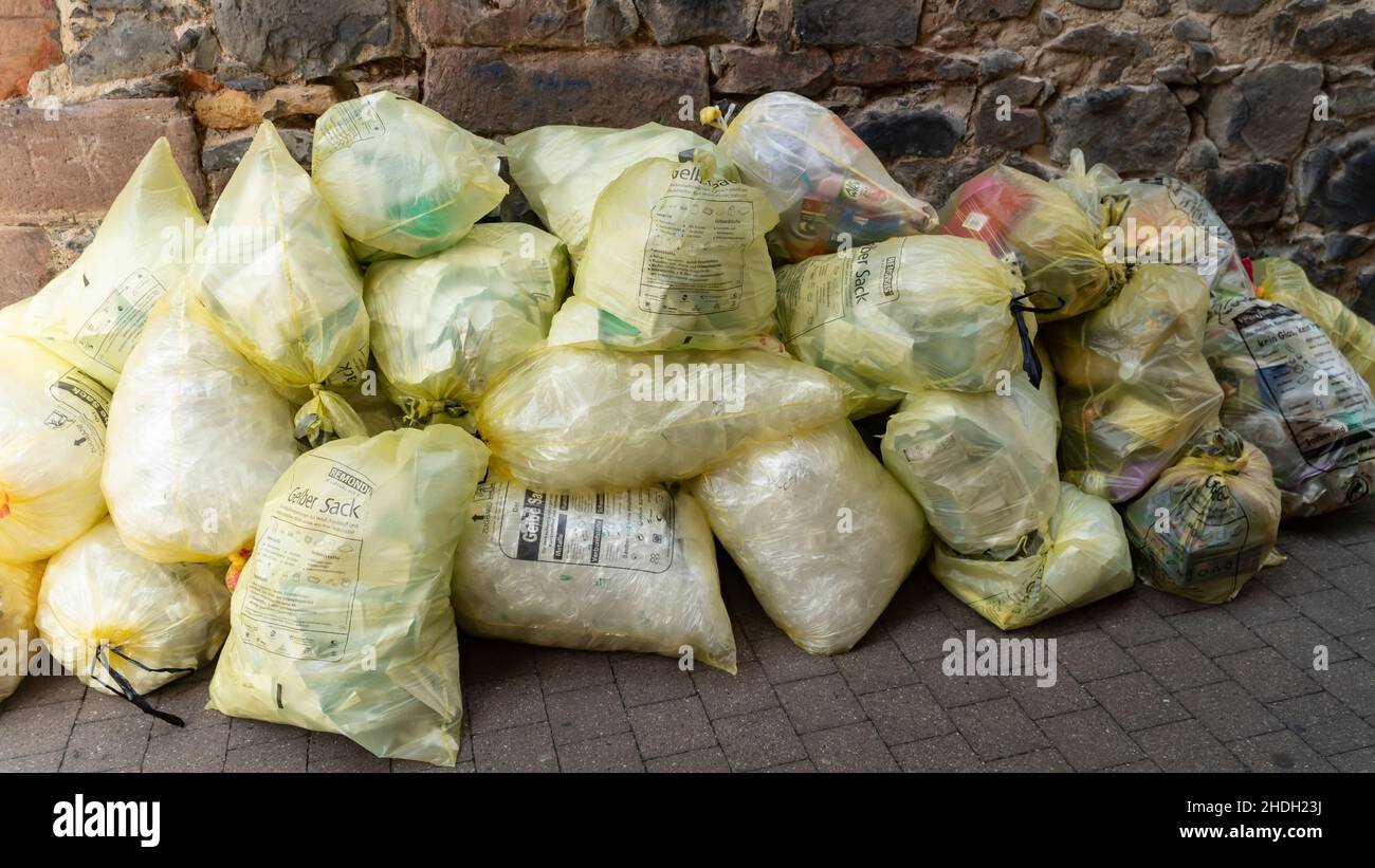 Gelber sack hi-res stock photography and images - Alamy