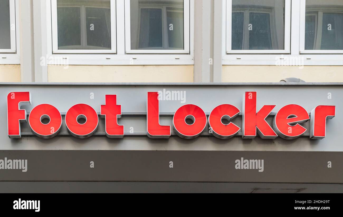 Foot locker stores hi-res stock photography and images - Alamy