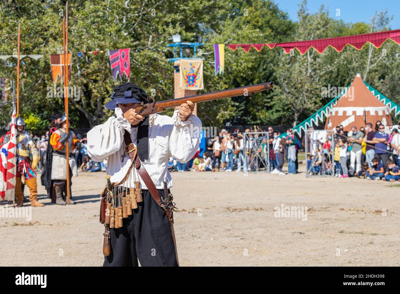 Musket spanish 16th century hi-res stock photography and images - Alamy