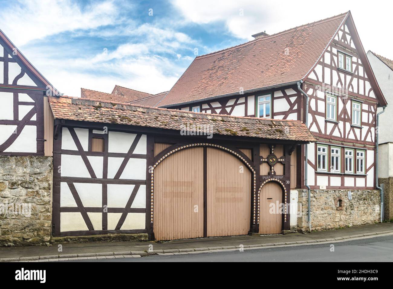 Half timbered gate house hi-res stock photography and images - Alamy