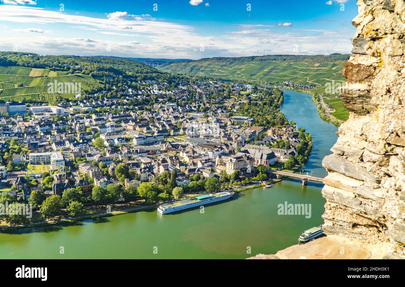 bernkastel kues, landshut castle Stock Photo - Alamy