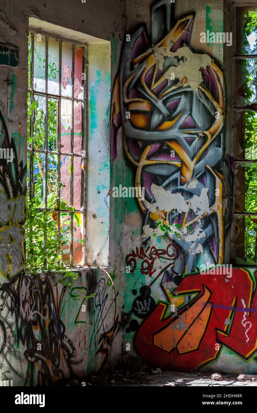 graffiti, run down, destruction, graffitis, shabby, destructions Stock ...