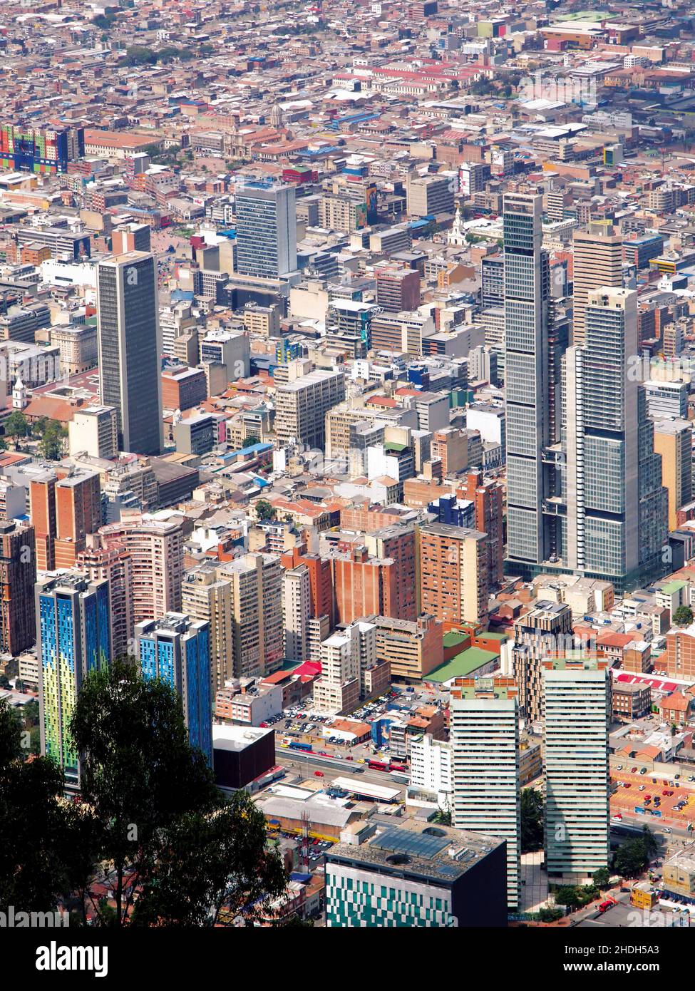 City centers hi-res stock photography and images - Alamy