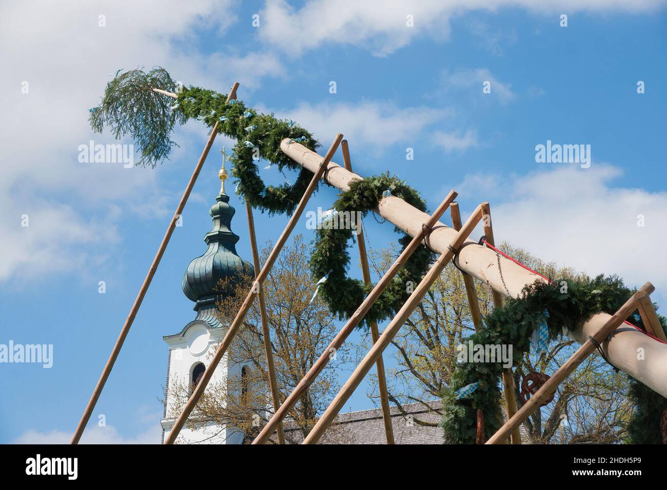 May day customs hi-res stock photography and images - Alamy