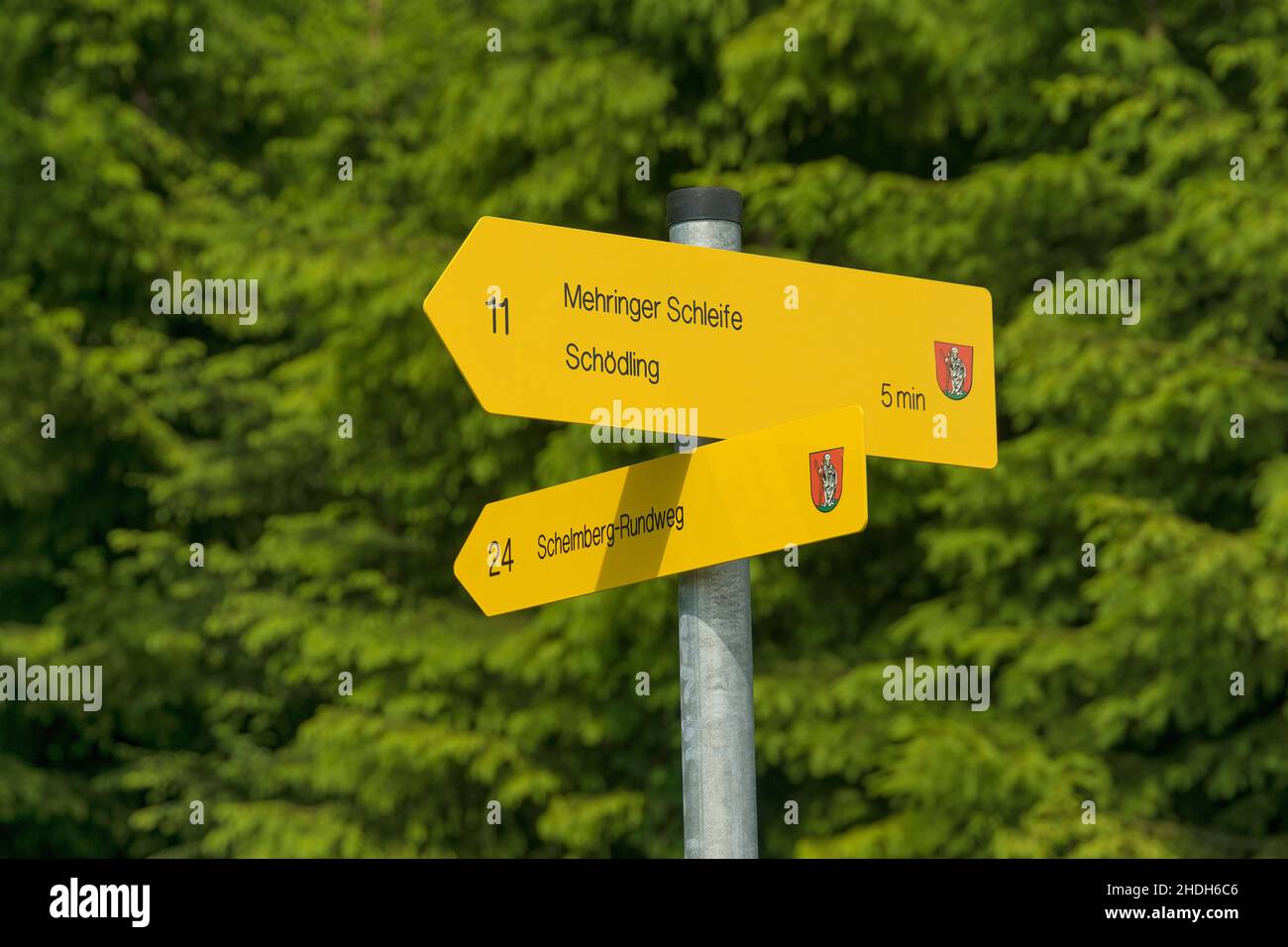 trail, footpath sign, trails, footpath signs Stock Photo - Alamy