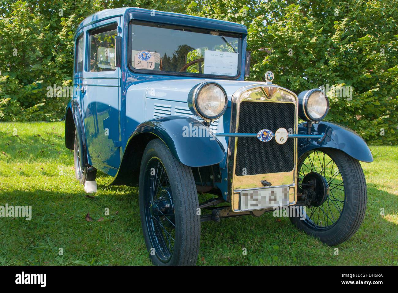Oldtimers meet hi-res stock photography and images - Alamy