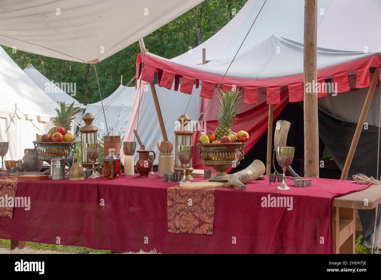 dining table, medieval festival, dining tables Stock Photo - Alamy