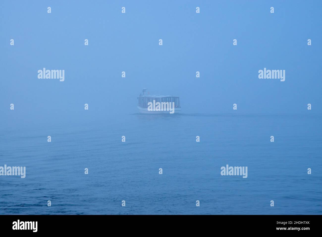 lake, boat, fog, lakes, boats, fogs Stock Photo - Alamy