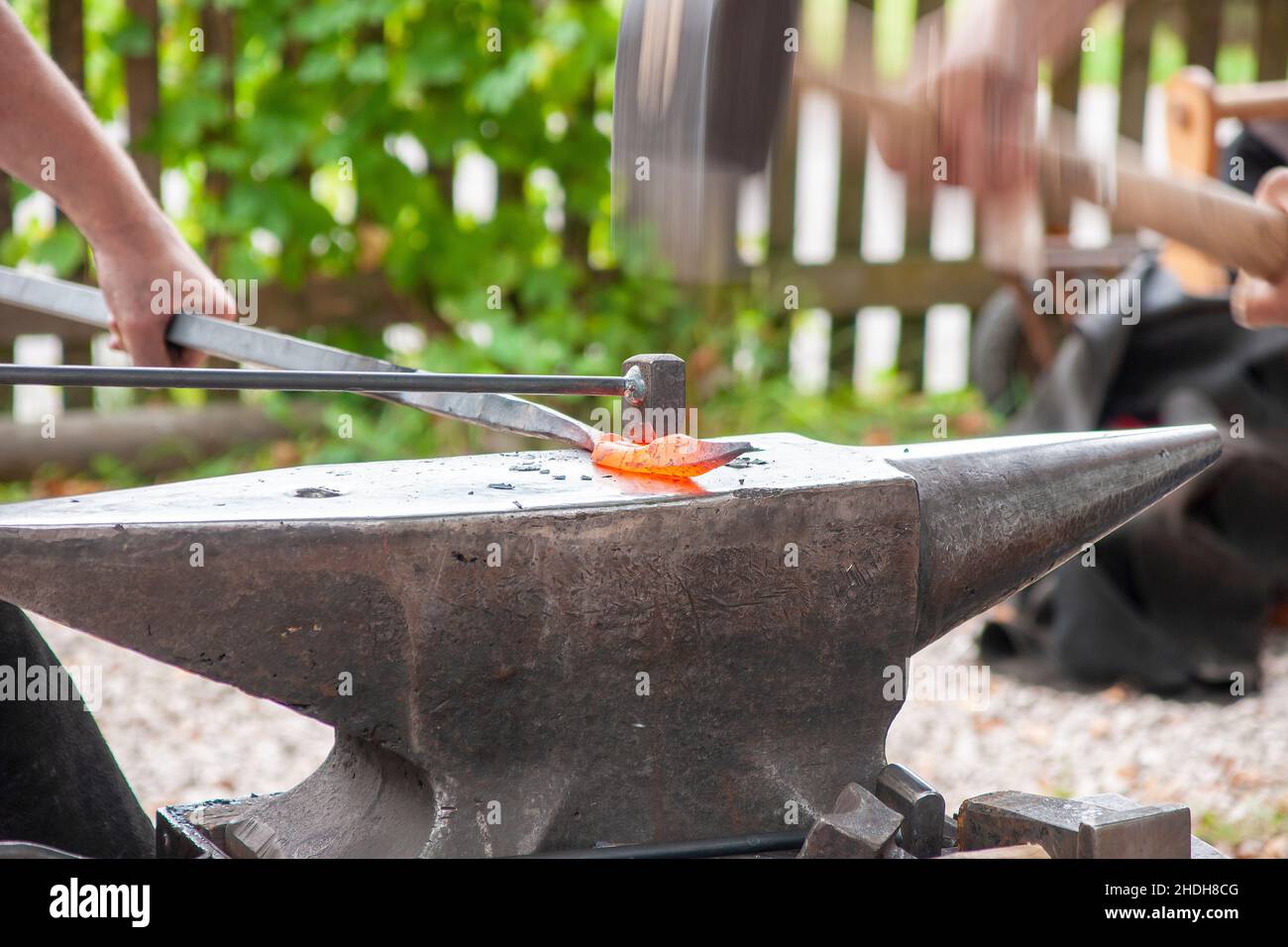 blacksmith, hammering, anvil, blacksmiths, anvils Stock Photo - Alamy