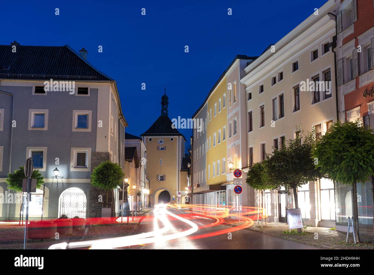 run, track lighting, castle street, running Stock Photo - Alamy