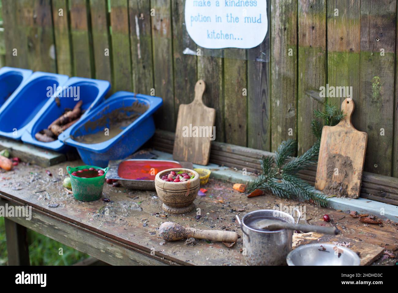 Outdoor kitchen utensils hi-res stock photography and images - Alamy