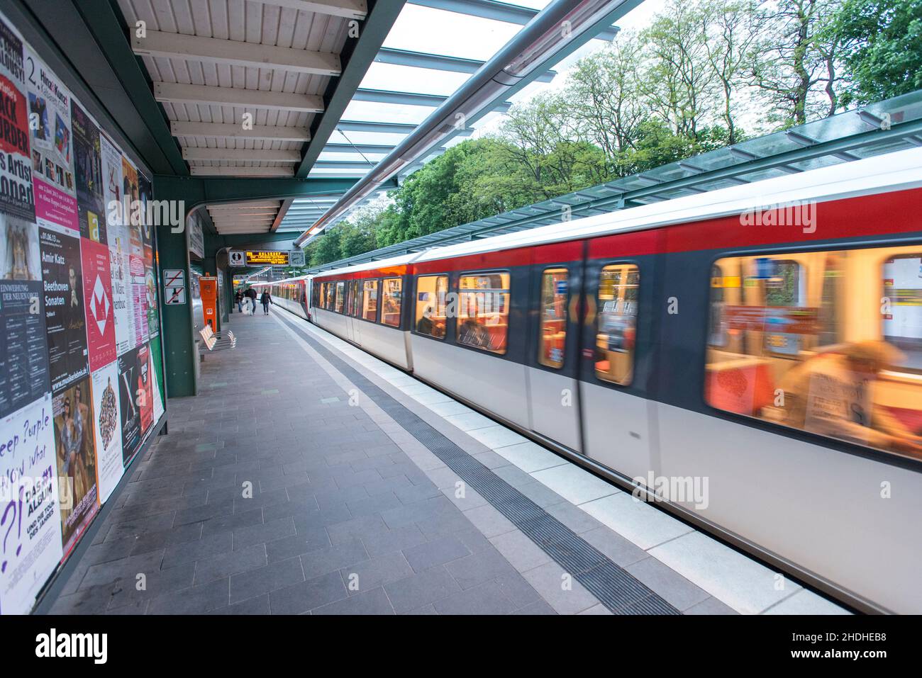 platform, s-bahn, platforms, s-bahns Stock Photo - Alamy