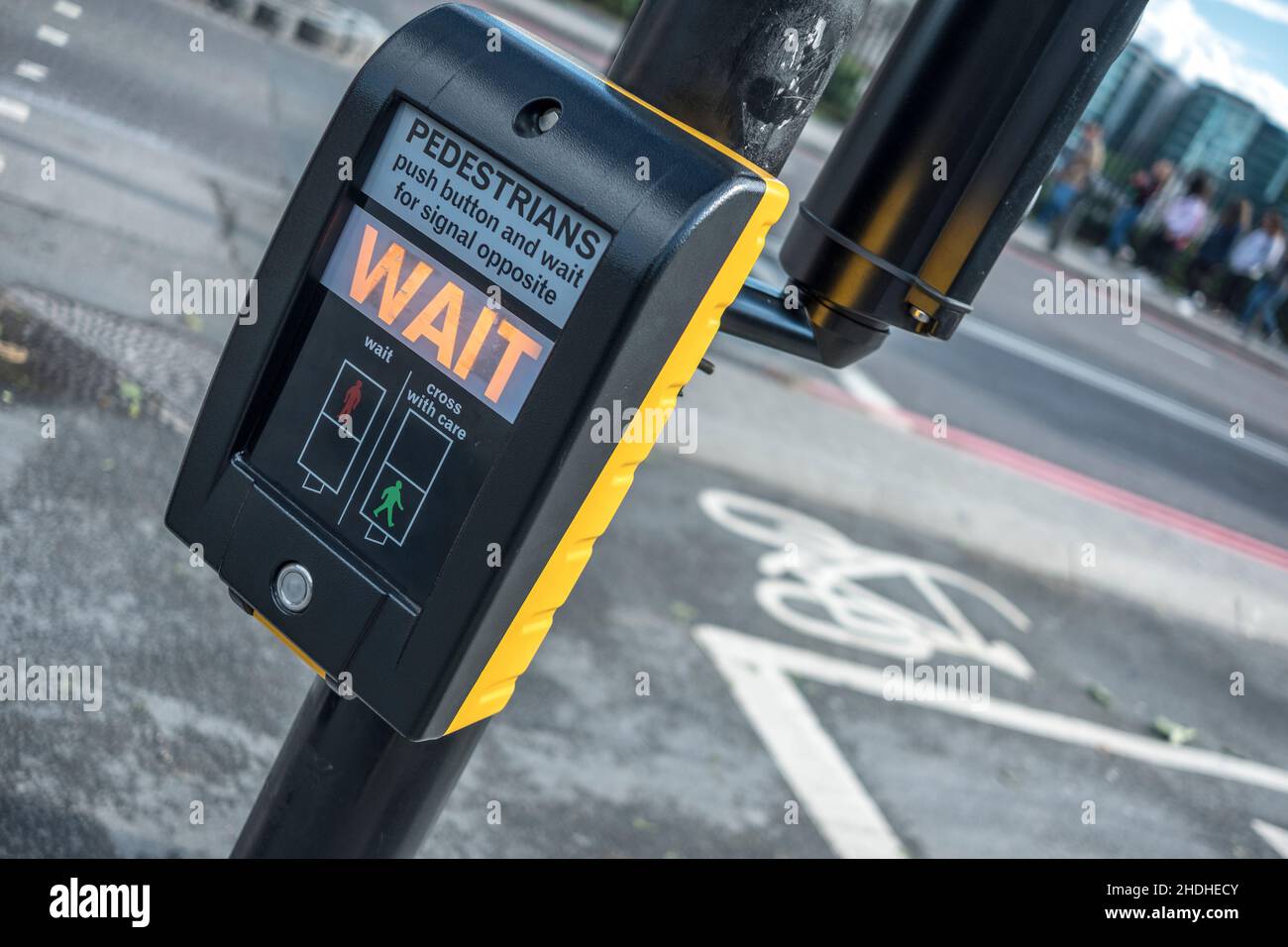 waiting, stoplight, road traffic, stoplights, roads, street, streets ...