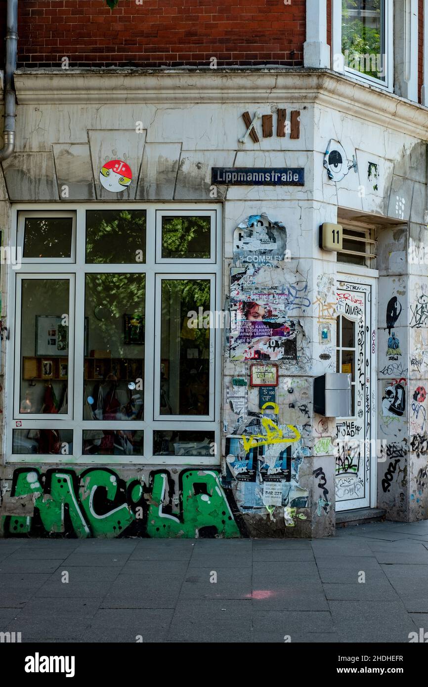 hamburg, old house, graffiti, old houses, graffitis Stock Photo - Alamy
