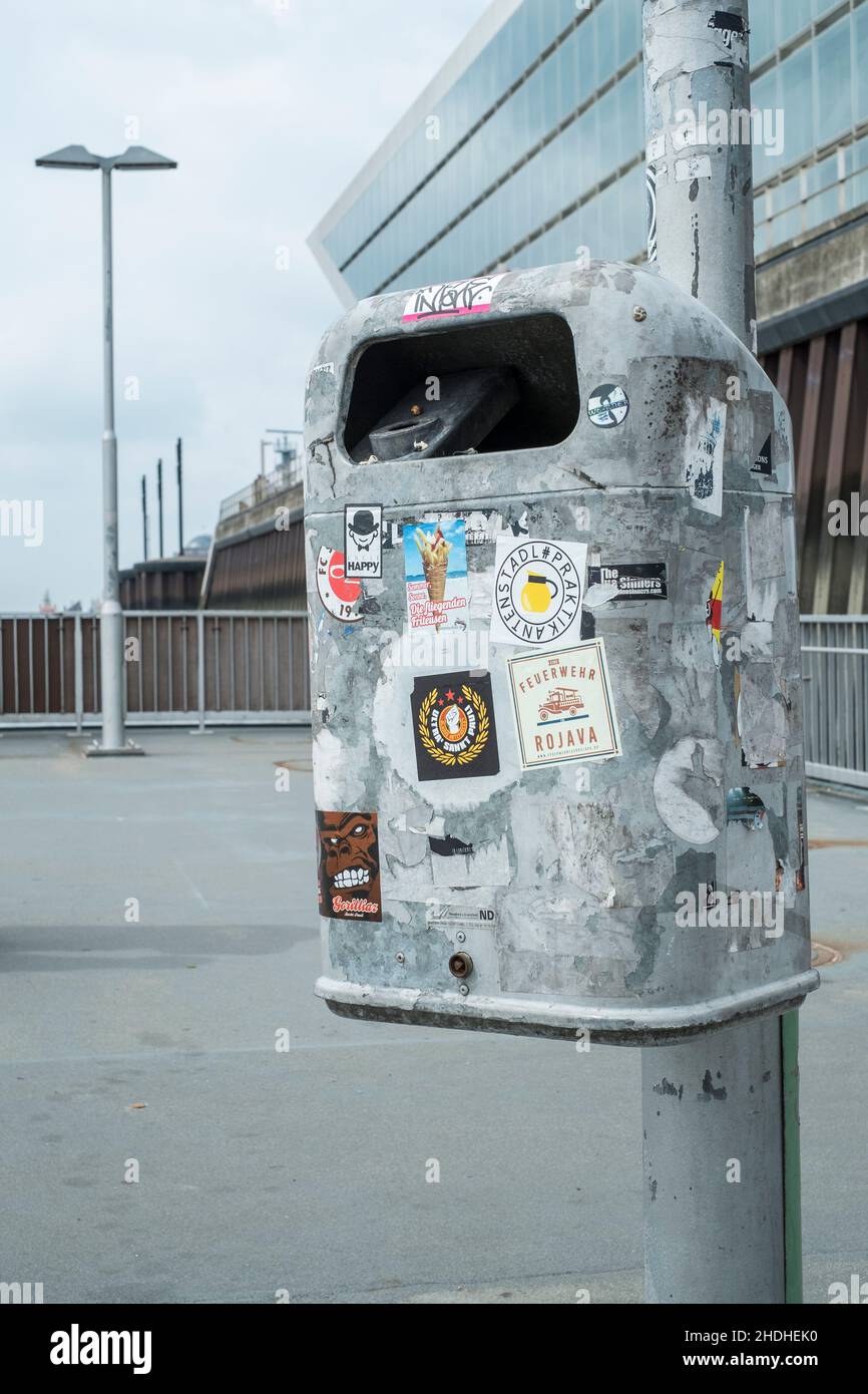 garbage, graffiti, garbages, graffitis Stock Photo - Alamy