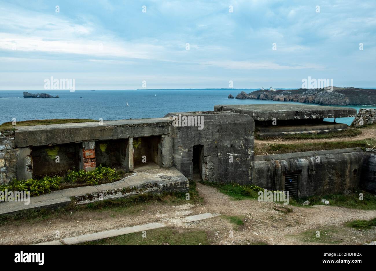 World war ii bomb shelter hi-res stock photography and images - Alamy