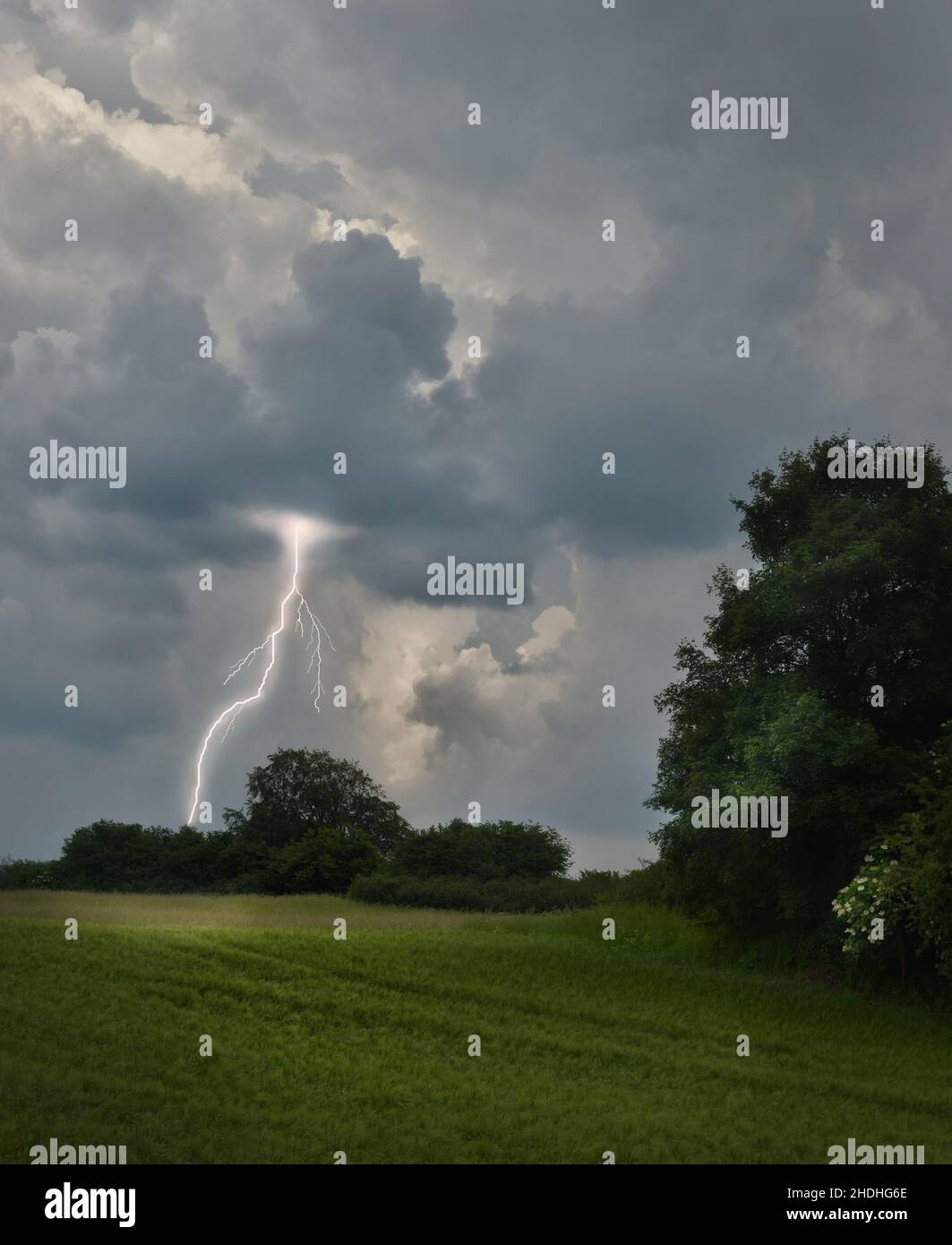 thunderstorm, lightning, lightning strike, thunderstorms, thunderbolt ...