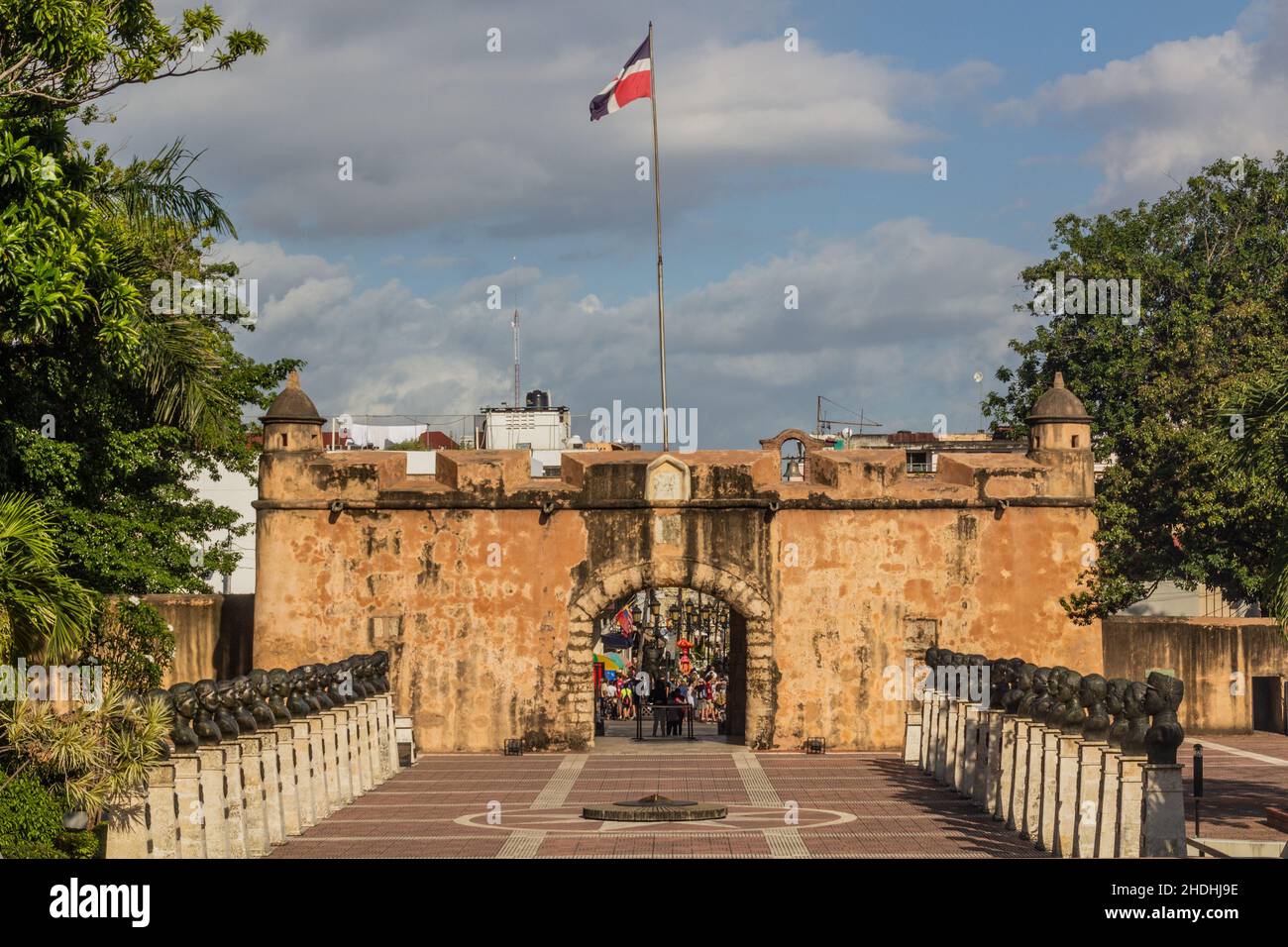 Puerta del Conde gate in Santo Domingo, capital of Dominican Republic ...