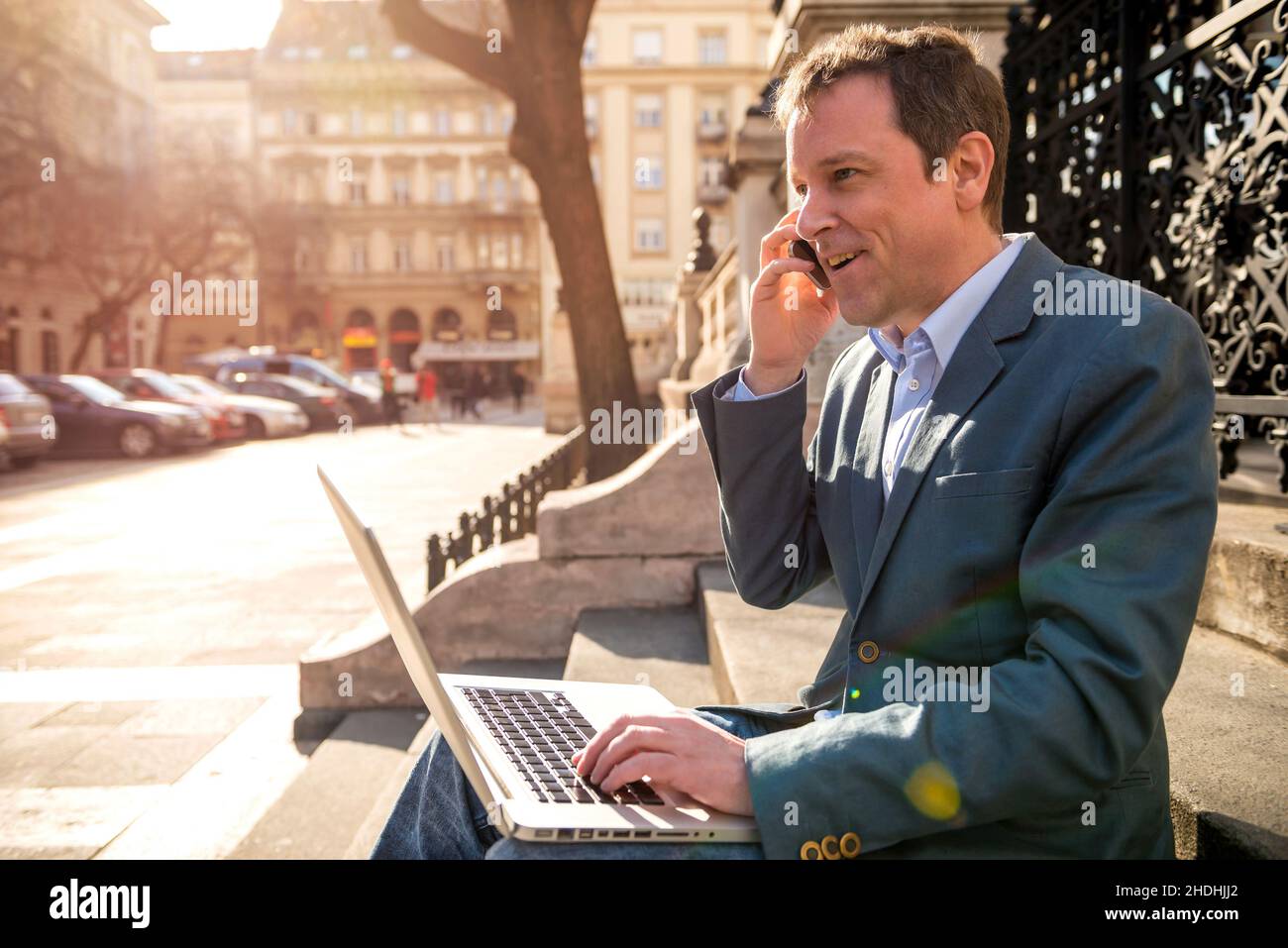 businessman, on the move, laptop, on the phone, boss, businessmen ...
