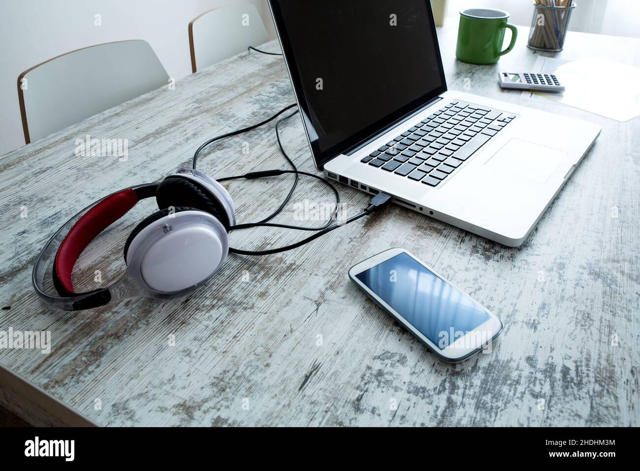 Home desk organization hi-res stock photography and images - Alamy
